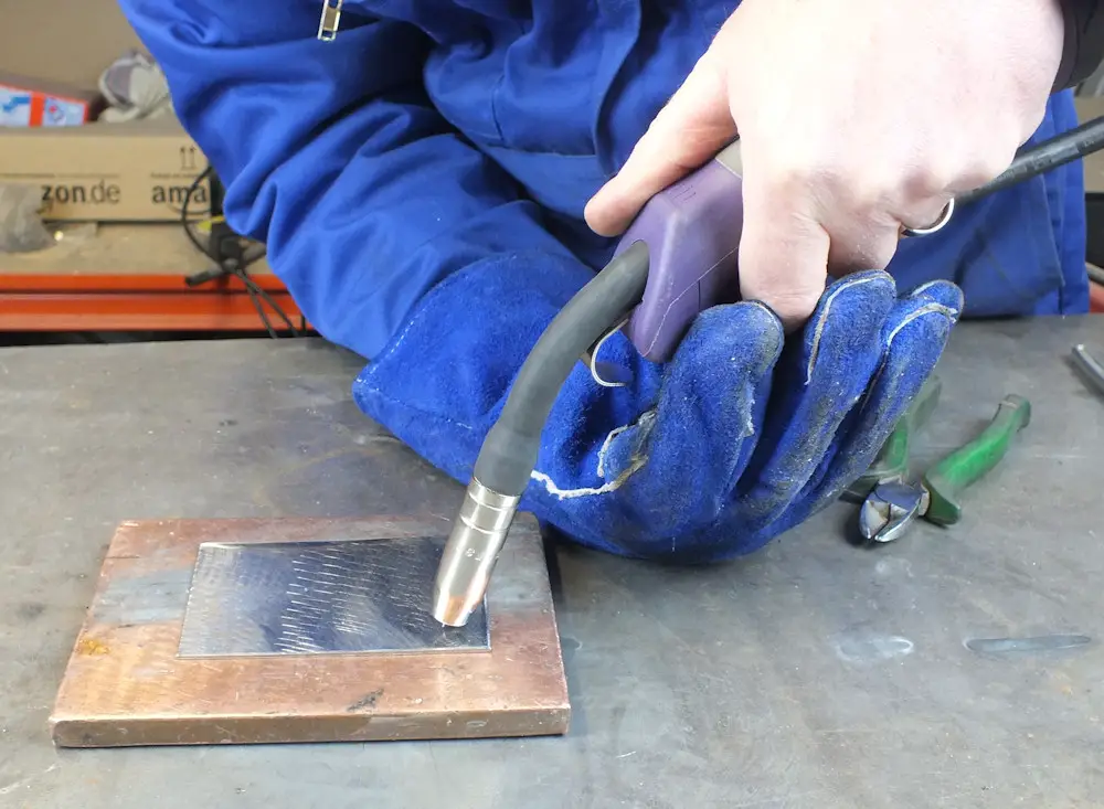 How to Hold a Mig Welding Torch Correctly: Essential Tips and ...