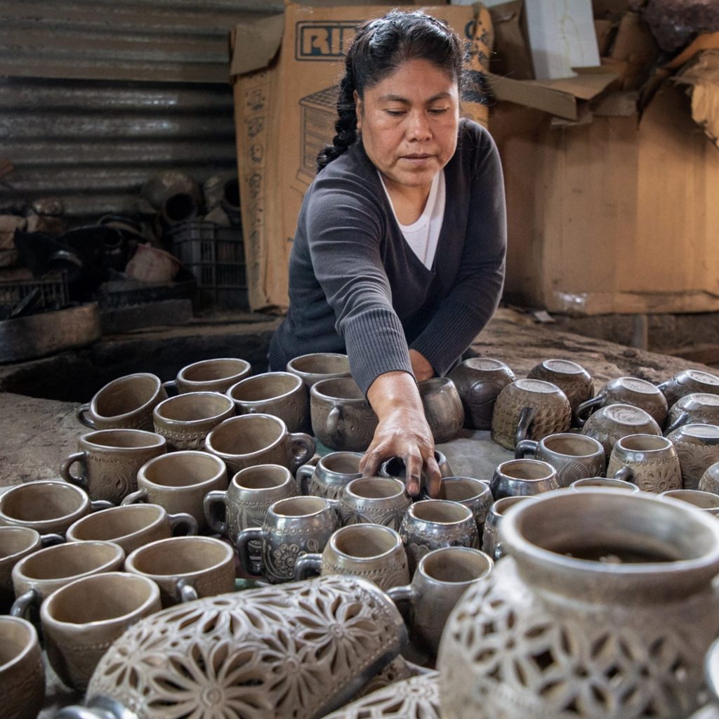 Which City Is Famous for Pottery? A Tale of Creativity and Tradition ...